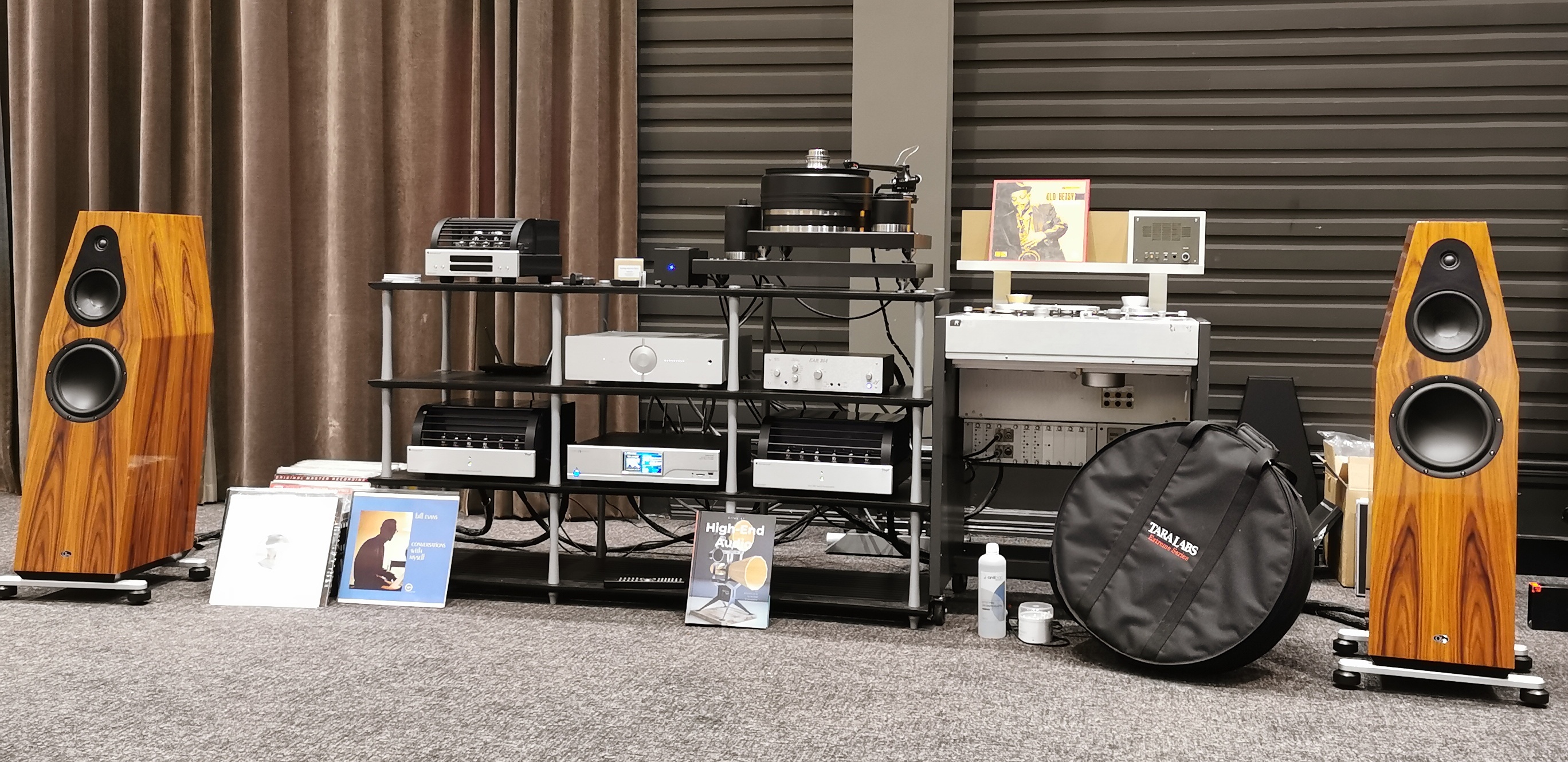 Our PrimaLuna EVO 300 Hybrid Poweramps Make a Winning Debut at the Hifi ...